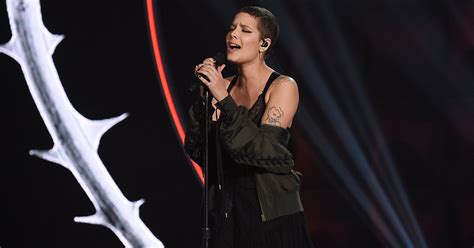 Halsey Invites 100 Fans To Listen To Brand New Music Teen Vogue