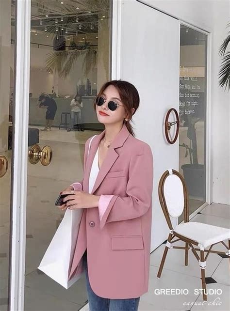 สูทสีชมพู Ladyissue เว็บรีวิวเครื่องสำอาง ชุมชนผู้หญิง ฮาวทูแต่งหน้า อัพเดทแบรนด์เนม เทรนด์