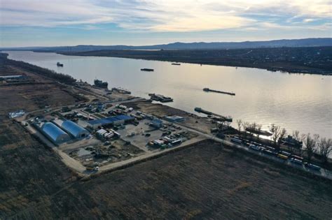 На поромному комплексі “Орлівка” до кінця року запрацює новий причал Читайте на Ukr Net