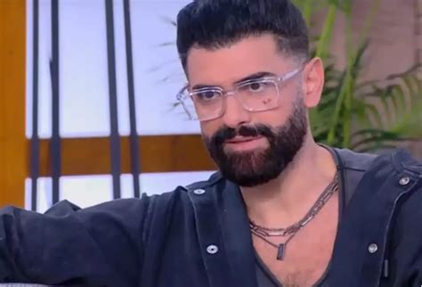 Σαρμπέλ σε Σάττι Εκπροσωπείς μία χώρα στην Eurovision όχι μόνο τον