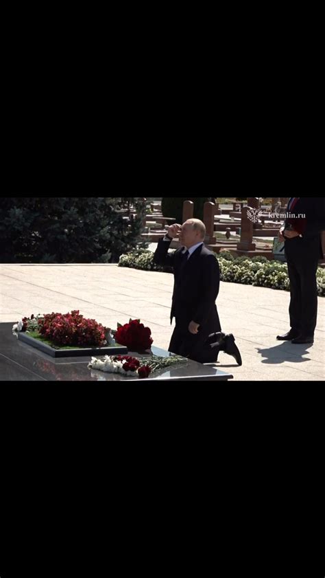 ПУТИН В В Владимир Путин прилетел в Беслан На кладбище «Город ангелов Президент почтил