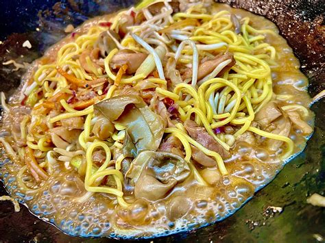 Classic Chow Mein Chǎomiàn 炒面 Miss Behavins Haven