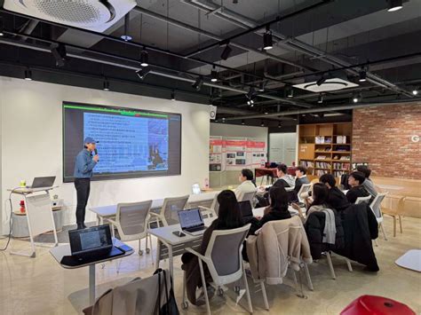 모두의연구소 오름캠프 플러터 1기 졸업생 대상으로 커리어세미나를 진행했습니다 Ai가 아닌 플러터 개발자 대상으로 강의를 진행하여 이정기