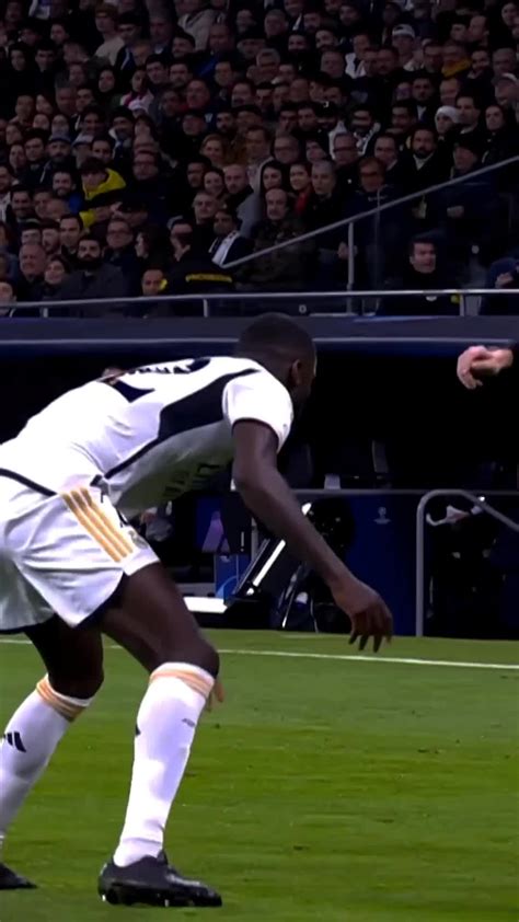 آنتونی رودیگر مگه میشه ازش رد شد 😈 طرفداری