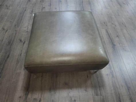 Голяма бежова кожена табуретка ДИВАНИТЕ