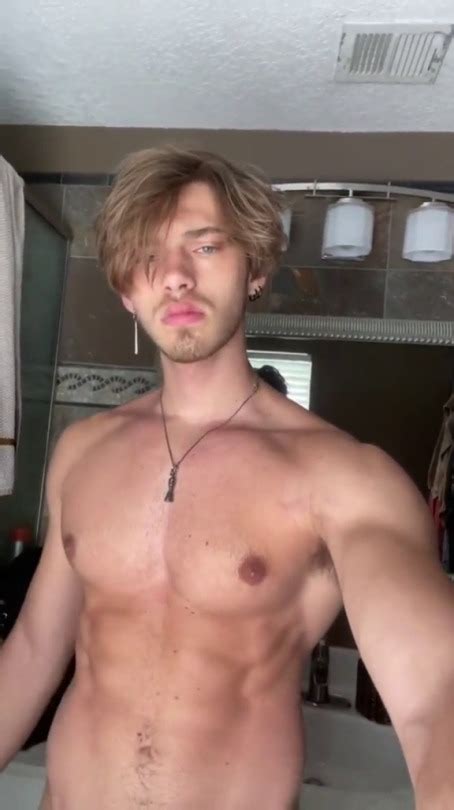 Post Guys Moments Tumblr Com Tumbex