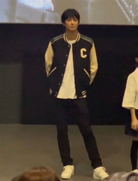 3 인물에 있는 Vktmffl1008님의 핀 포즈 사진 포즈 얼굴 사진