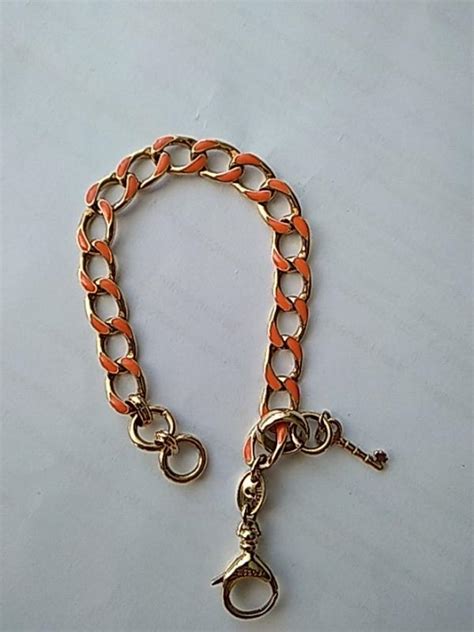 Брендовий браслет — ціна 500 грн у каталозі Браслети Купити аксесуари за доступною ціною на Шафі