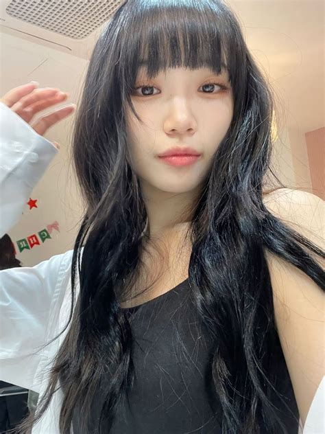 Le Sserafims Sakura Transforms Her Look And Grants Fans Wishes With New Bangs Koreaboo Le Sserafims Sakura Transforms Her Look And Grants Fans Wishes With New Bangs Koreaboo