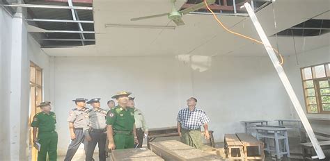 မြောက်ဦးမြို့နယ်အတွင်းရှိ ဆိုင်ကလုန်းမုန်တိုင်းကြောင့် အမိုးလန်ပျက်စီးသ