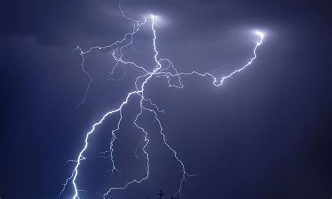 ელვა ატმოსფერული ელექტრობის განმუხტვა ჰაერში