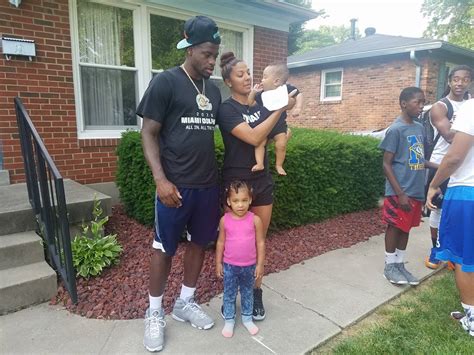 Who Is Nfl Devante Parkers Girlfriend Photos