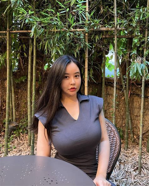Busty Korean Girl Sexy