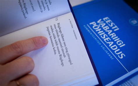 Союз юристов Эстонии выступил против изменения Конституции в срочном