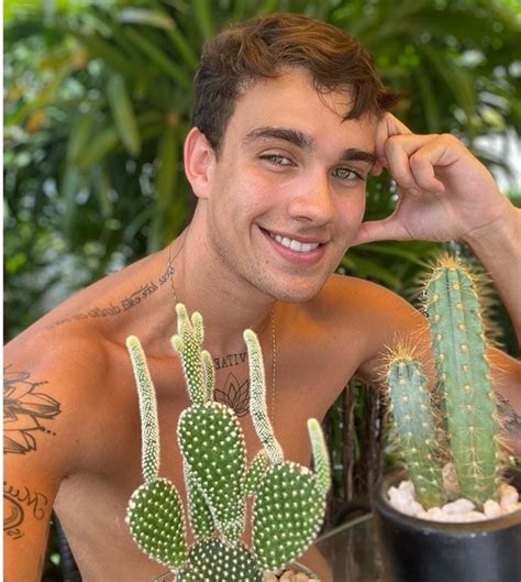 Fotos Do Cantor Rafa Almeida Nu Pelado Gostoso Nu