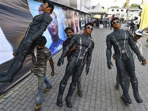 Cartoon And Anime World ️🌺💡 Adlı Kullanıcının Chitti Robot Panosundaki Pin