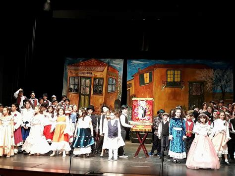 ΑΠΟ ΤΗ ΘΕΑΤΡΙΚΗ ΠΑΡΑΣΤΑΣΗ ΤΟΥ ΣΧΟΛΕΙΟΥ ΘΕΡΜΑ ΣΥΓΧΑΡΗΤΗΡΙΑ ΣΕ ΟΛΑ ΤΑ