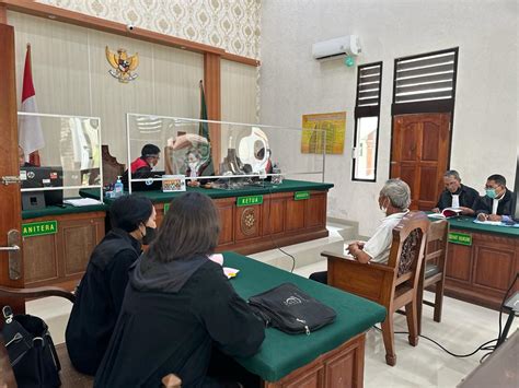 Oral Defendant Corruption Case Trial Prosecutor Demands 5 Years In
