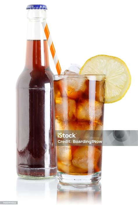콜라 병과 유리 소다 레모네이드 청량 음료 음료는 흰색에 분리 유리잔에 대한 스톡 사진 및 기타 이미지 유리잔 탄산음료 병 독일 Istock