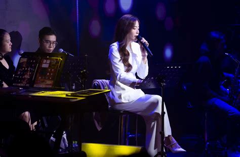 Nam Em nói gì khi bị chê hát không rõ lời