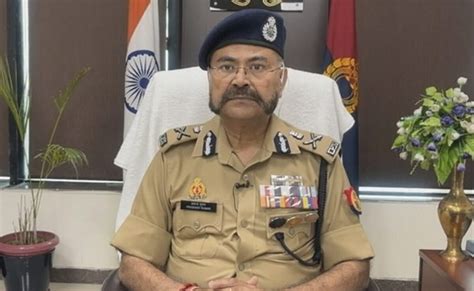 कॉन्स्टेबल भर्ती केस के मुख्य आरोपी राजीव नयन मिश्रा को नोएडा Stf ने गिरफ़्तार किया Rajeev