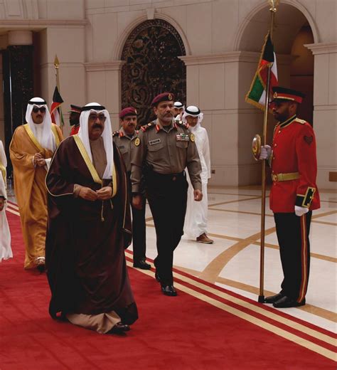 الشيخ مشعل الأحمد و الشيخ طلال مشعل الأحمد