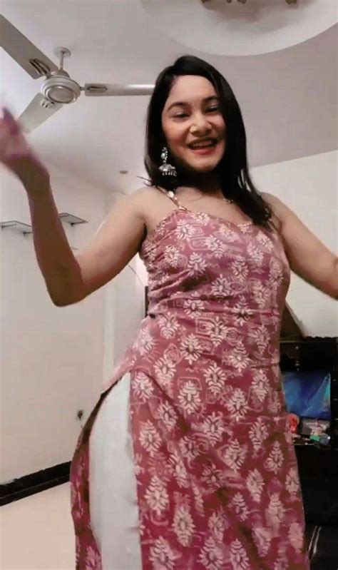 My Mom Sarah 40 Years Old Who Wants To Bang Her Scrolller
