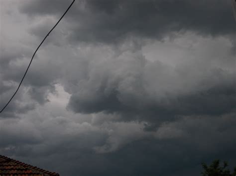 Краткотрайни валежи днес и утре Vremeto Dir Bg