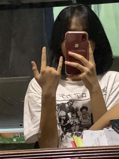 Pin By Jaycee On Alexa Mirror Selfie With Flash Cute Profile Pictures For Instagram Beautiful