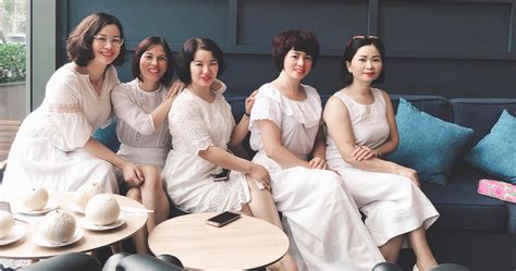 Thói quen ngồi chéo chân tưởng đẹp và nữ tính nhưng gây hại cho cơ thể