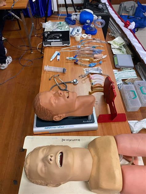 นักเรี โรงเรียนนาวิกเวชกิจ ศูนย์วิทยาการ กรมแพทย์ทหารเรือ