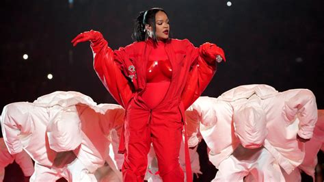 Rihannas Long Awaited Super Bowl 2023 Halftime Show Did Not Shine