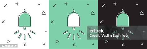 흰색과 녹색 검은 색 배경에 격리 울리는 알람 벨 아이콘을 설정합니다 화재 경보 시스템 서비스 벨 핸드벨 기호 알림 기호입니다 벡터 일러스트레이션 가능성에 대한 스톡 벡터