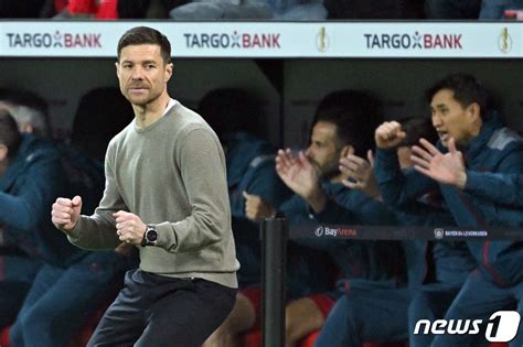 분데스리가 무패 레버쿠젠 뒤셀도르프 꺾고 포칼 결승행3관왕 도전