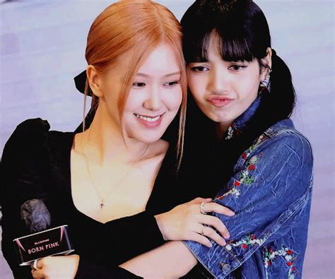 Lisa Hug All Members 220925 ‘born Pink Fansign