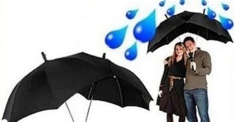 혼자 못 쓰는 우산에 이어 혼자 못 앉는 의자 삐뚤어질 거야