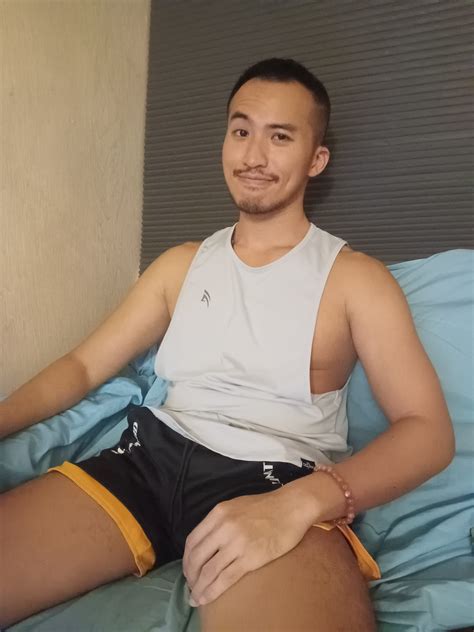 偶爾會來個直播 稍微宣傳一下自己