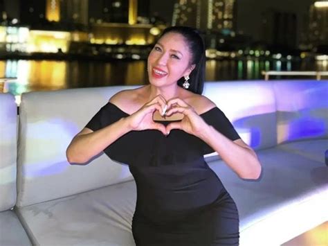 รวมผลงาน เอ้ ชุติมา เจ้าของเพลง สำนึกบุญคุณ และอัลบั้มเดียวที่แซ่บได้ใจ Sanook Music