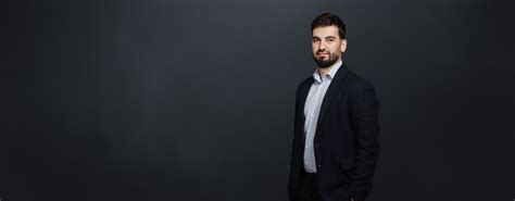 ადვოკატი იურიდიული მომსახურება