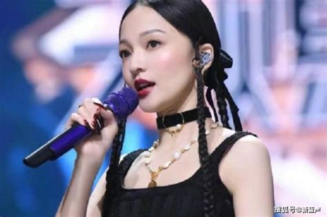 遭遇母亲背叛的张韶涵，传奇地站起来了音乐的力量困境