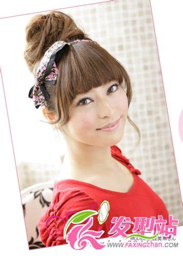 丸子头diy术 夏日清凉甜心巧妙变两侧编发 发型diy 发型站