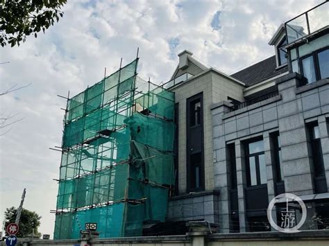 上海一别墅凌晨火灾4人死亡母亲将孩子递出窗户获救但自己没能逃生 澎湃号媒体 澎湃新闻 The Paper