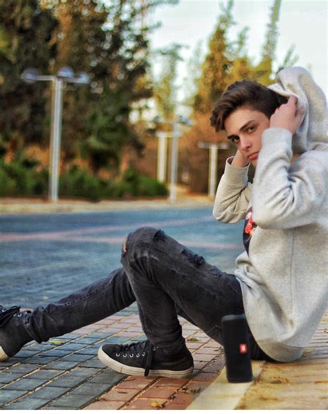 Alan Samer Model On Modelisto