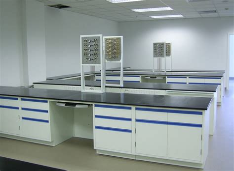 Maximise Efficiency By Choosing The Right Laboratory Bench Tops