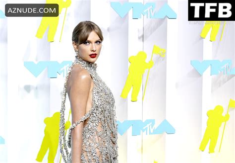 Taylor Swift Sexy Seen Showing Off Her Hot Legs In A Stunning Dress At The Mtv Video Music