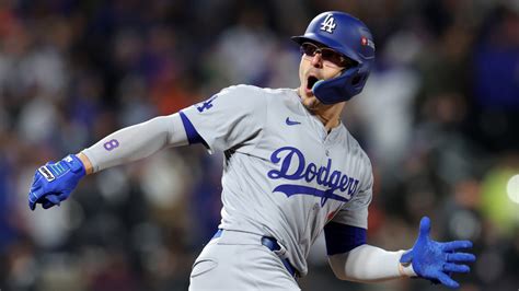 Kiké Hernández Continues Magical Mlb Playoff Run With Huge Home Run As