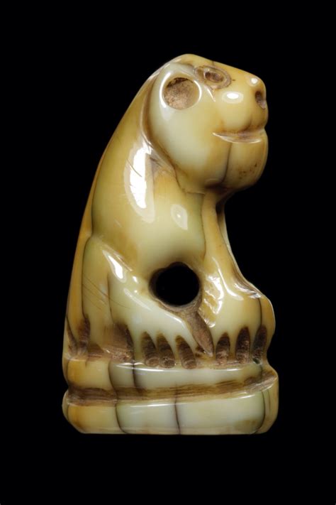 เขี้ยวเสือแกะหลวงพ่อปาน วัดบางเหี้ย