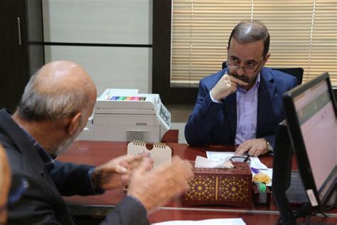 رسیدگی به درخواست ۷۰ شهروند در دفتر خدمات الکترونیک محله مشیریه