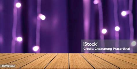 무대 인테리어 배경에 Led 조명과 쇼 광고 메리 크리스마스와 새해 새해 2020 에 디스플레이 개념에 디자인 제품에 대한 Led 조명과 추상 흐림 어두운 보라색 색상 커튼