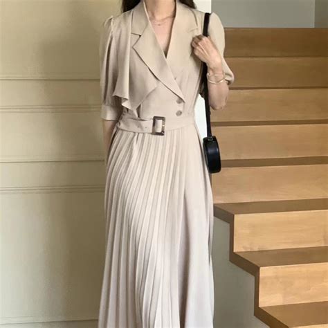 런웨이 카라 벨트 플리츠 원피스